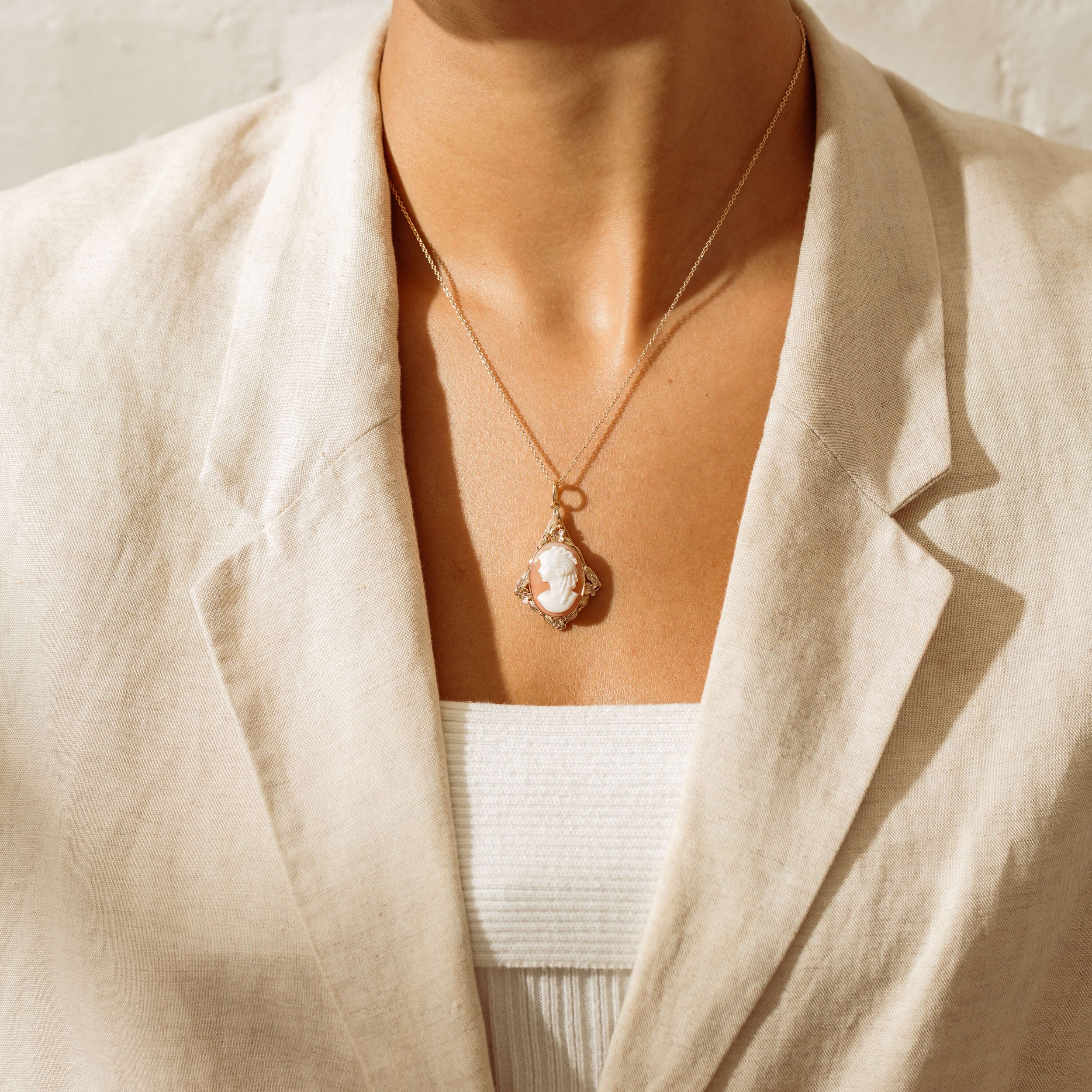 Deja Vu 8ct Yellow Gold Cameo Pendant - Walker & Hall